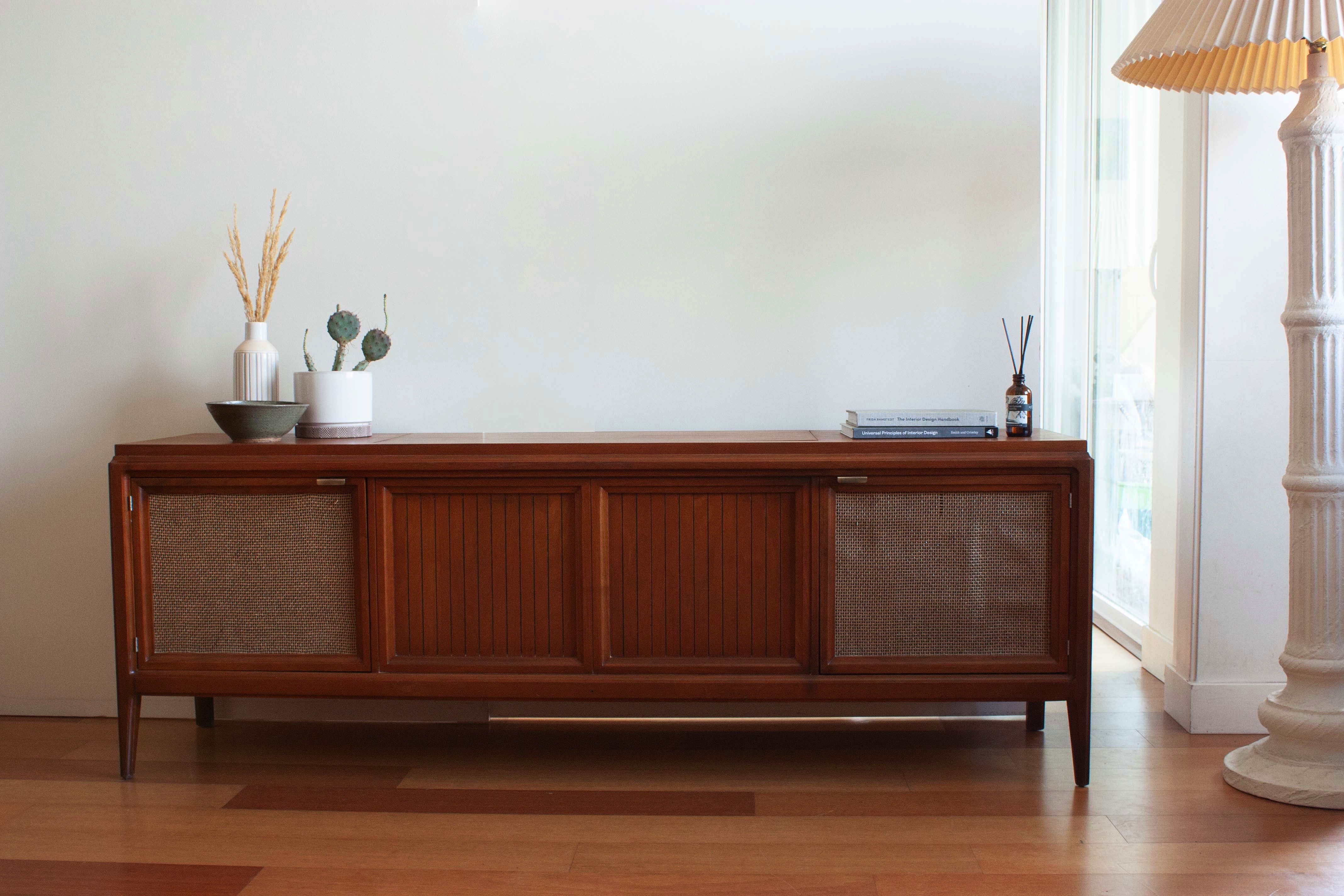 AvailableFurniture.knit